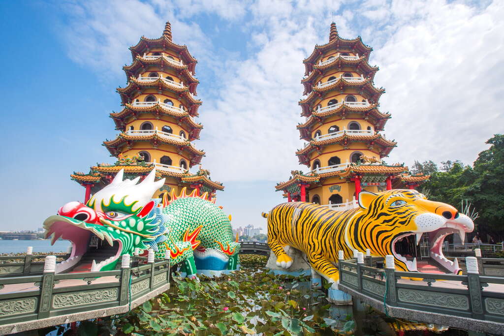 Lianchihtan (Lotus Pond) Scenic Area－Kaohsiung Travel website